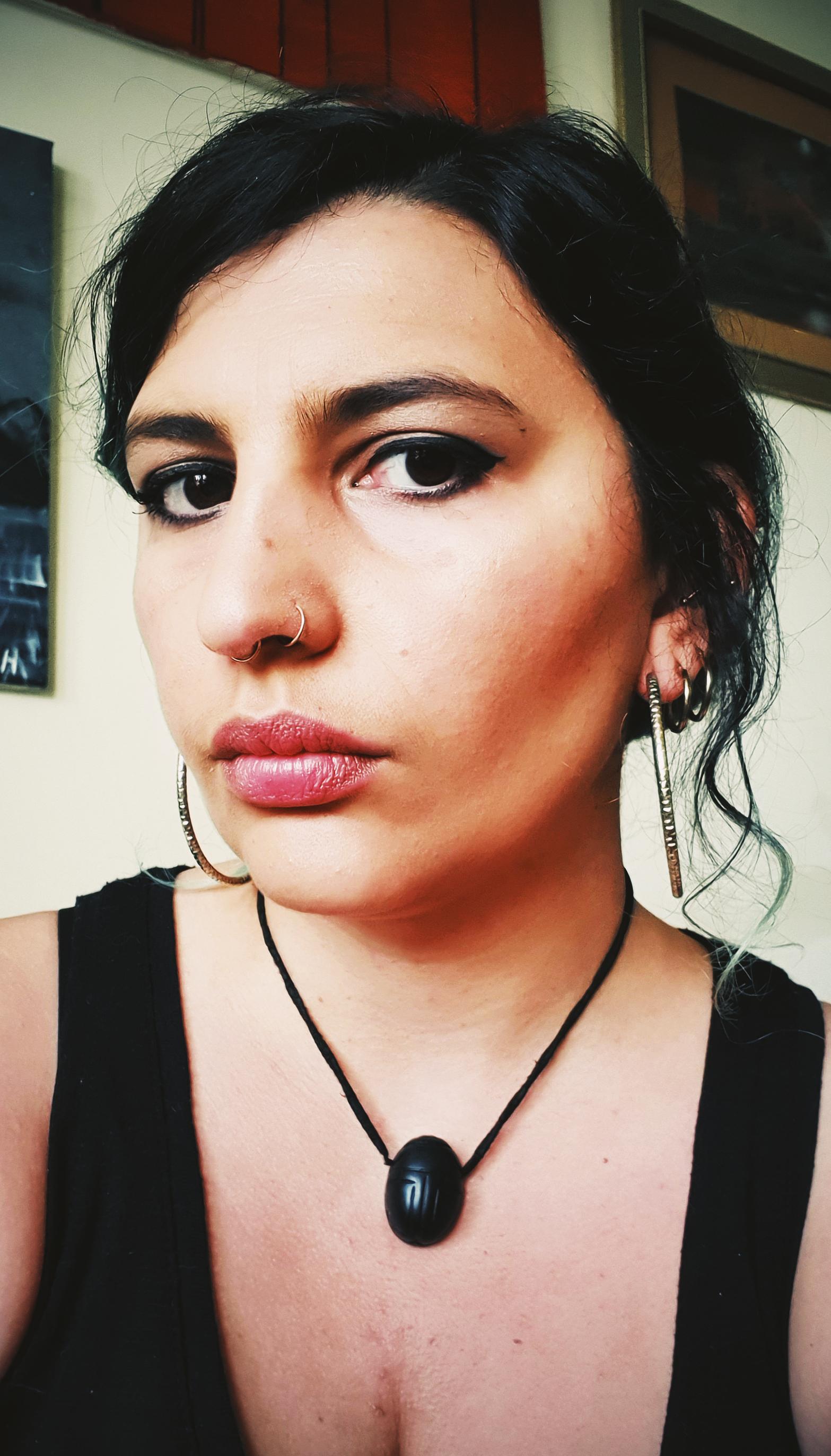 Doin' the thing. (35f) | Scrolller