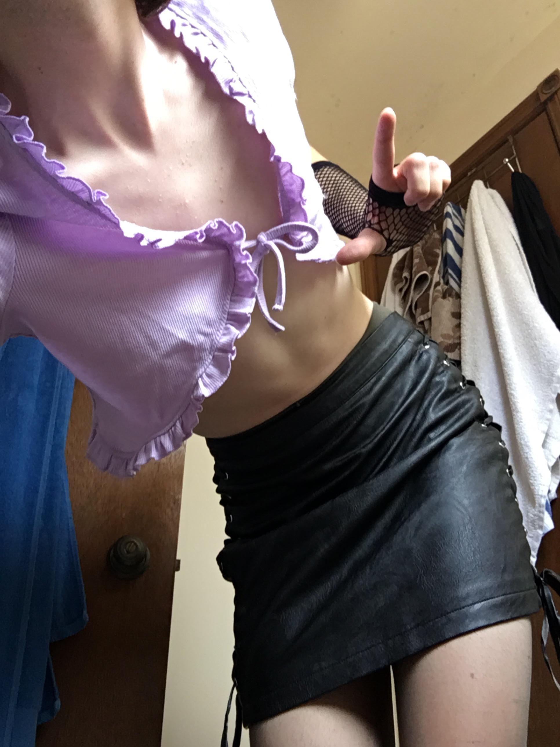 On your knees for a powerful Goddess pup | Scrolller