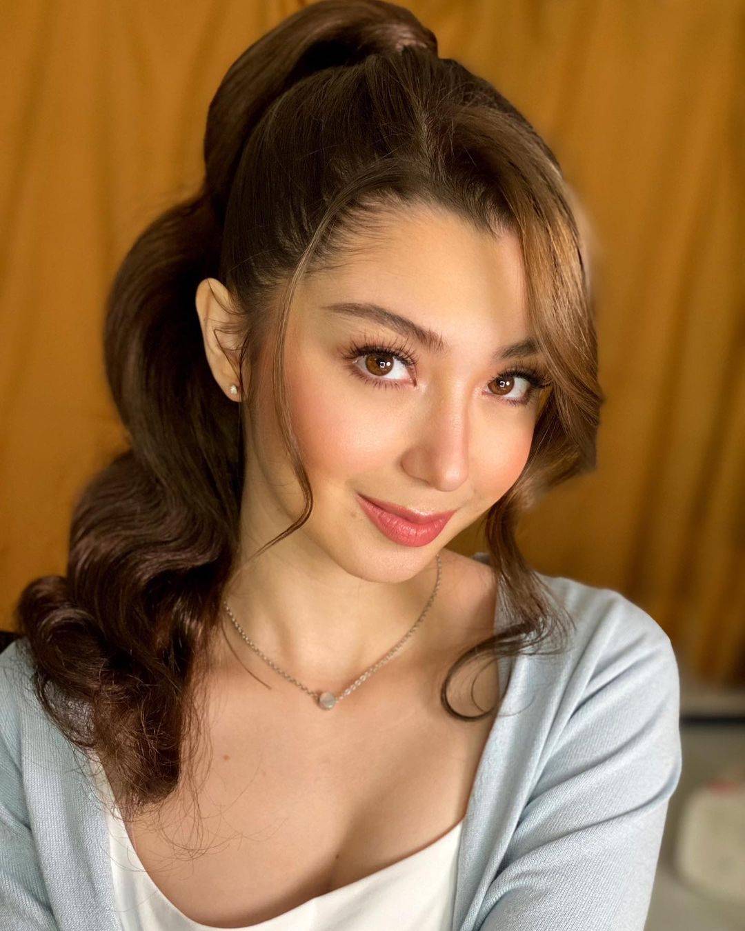 Donnalyn Bartolome | Scrolller