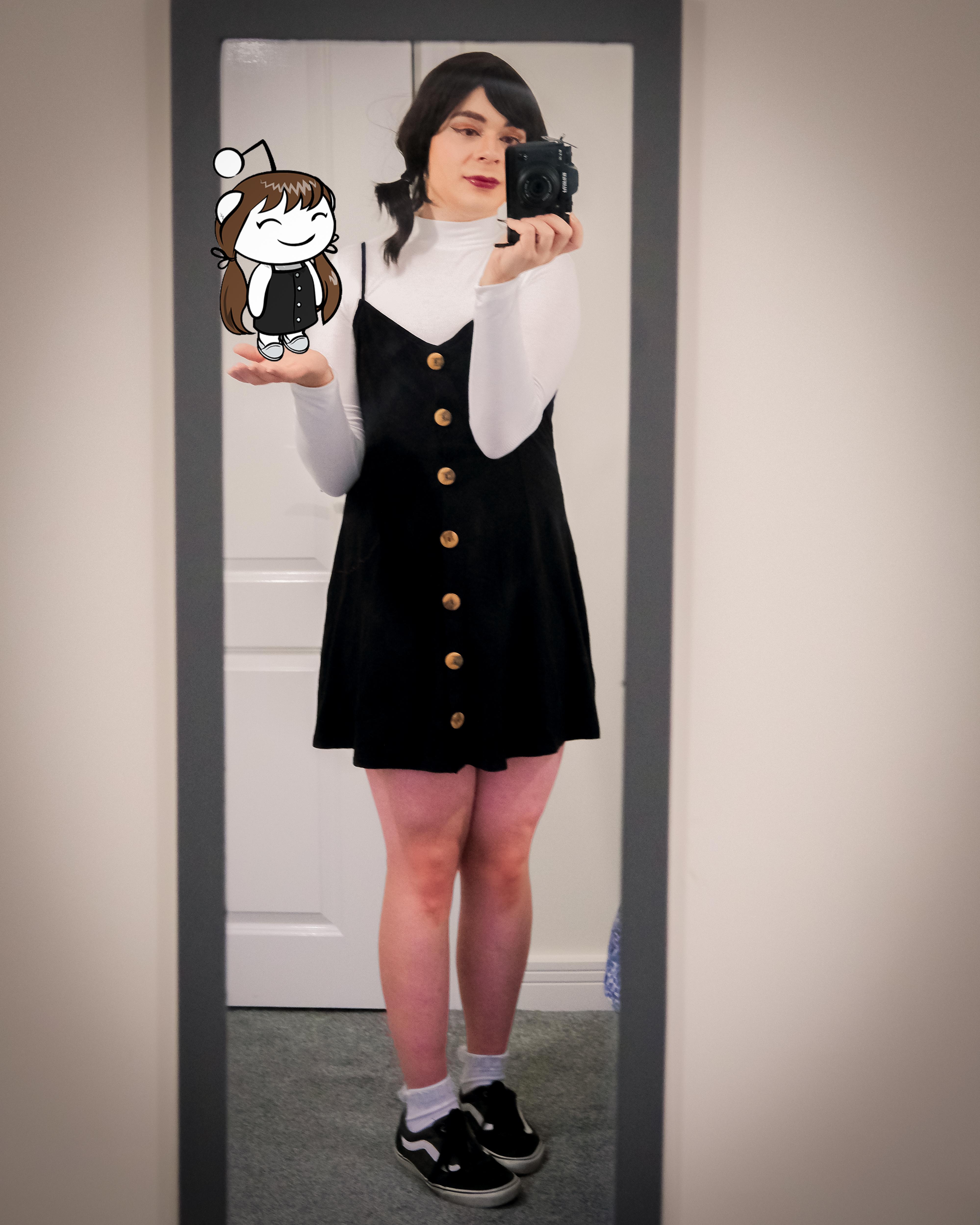 Don't mind me, just trying to match my avatar | Scrolller