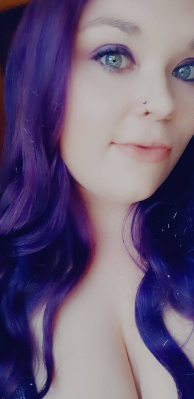 Don't worry I wont bite....Hard. | Scrolller