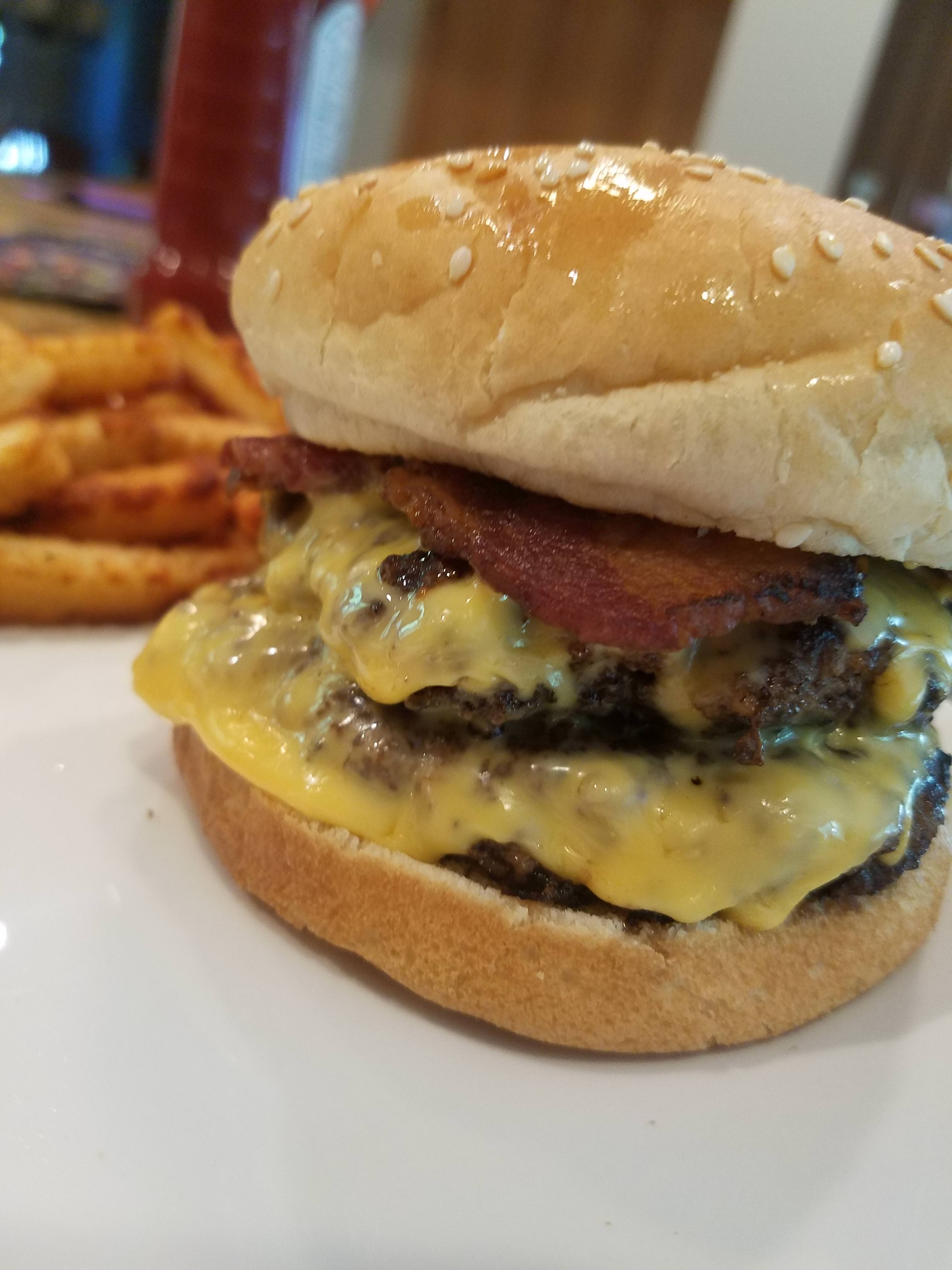 Double bacon cheese burger I made for dinner | Scrolller