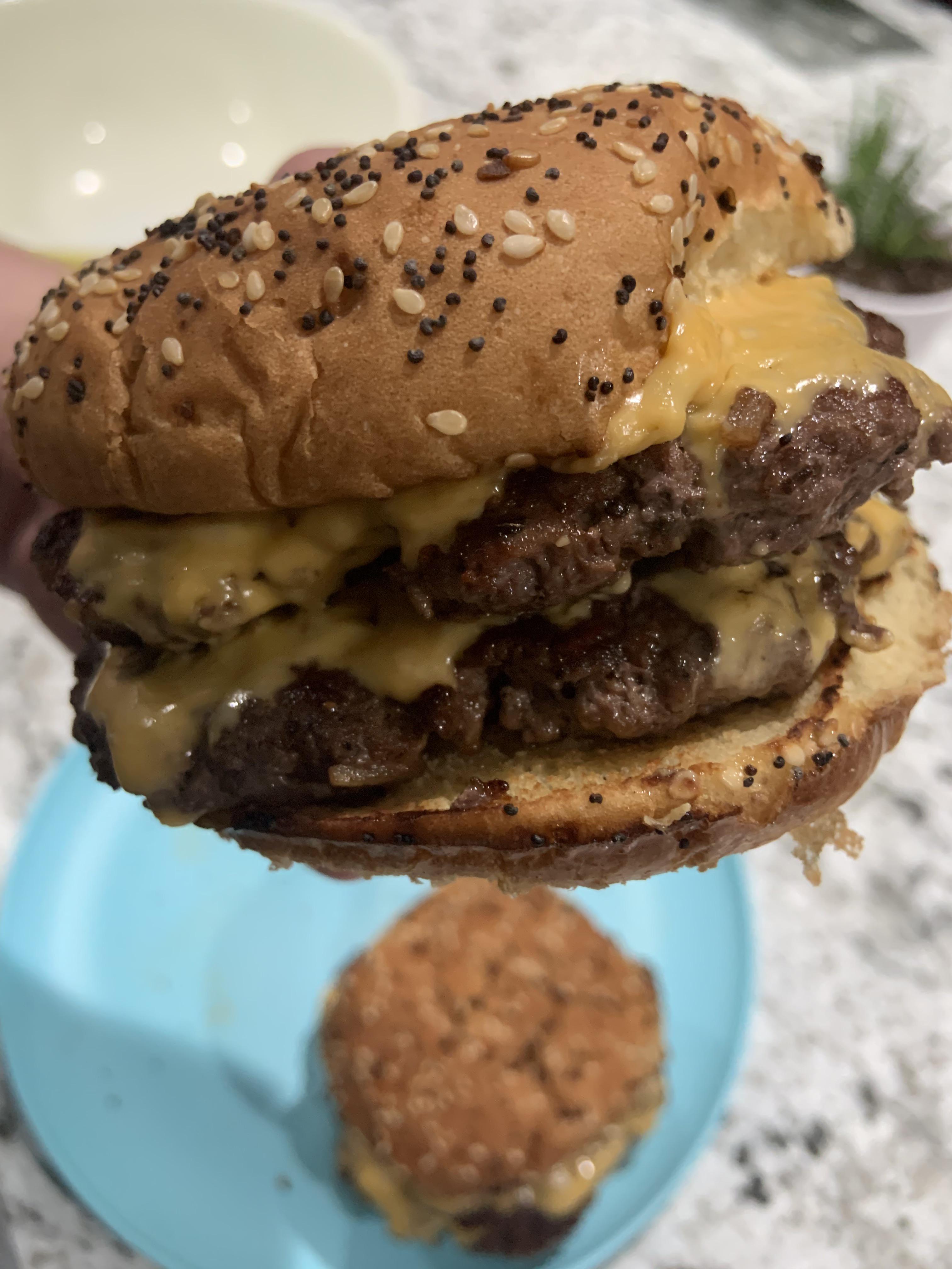 Double cheeseburger smash burgers, my favorite thing to make | Scrolller