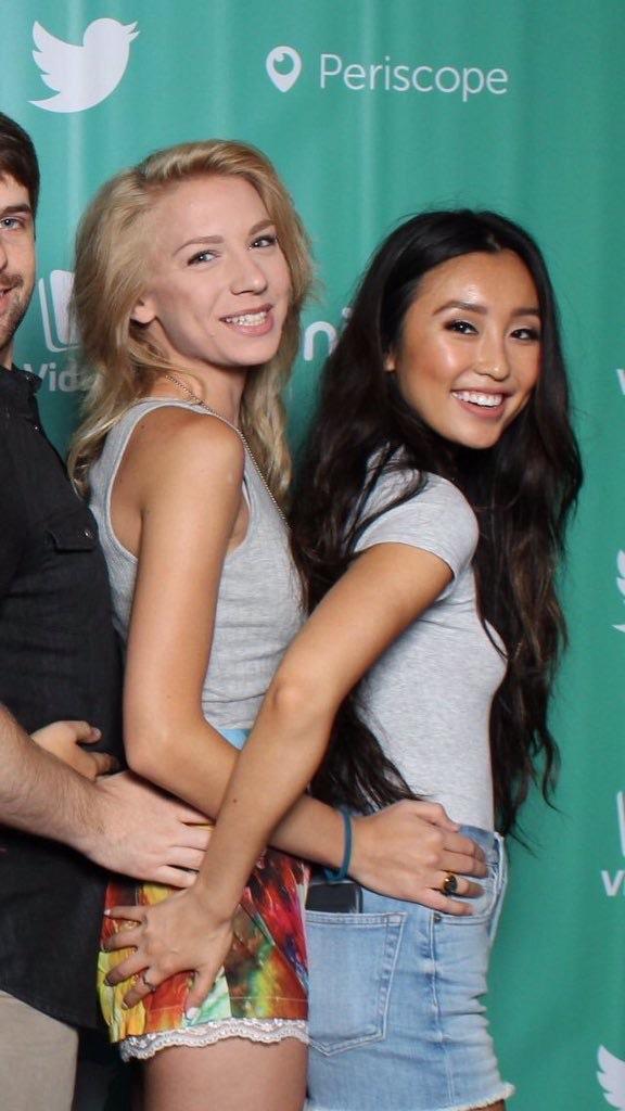 Double grab | Scrolller