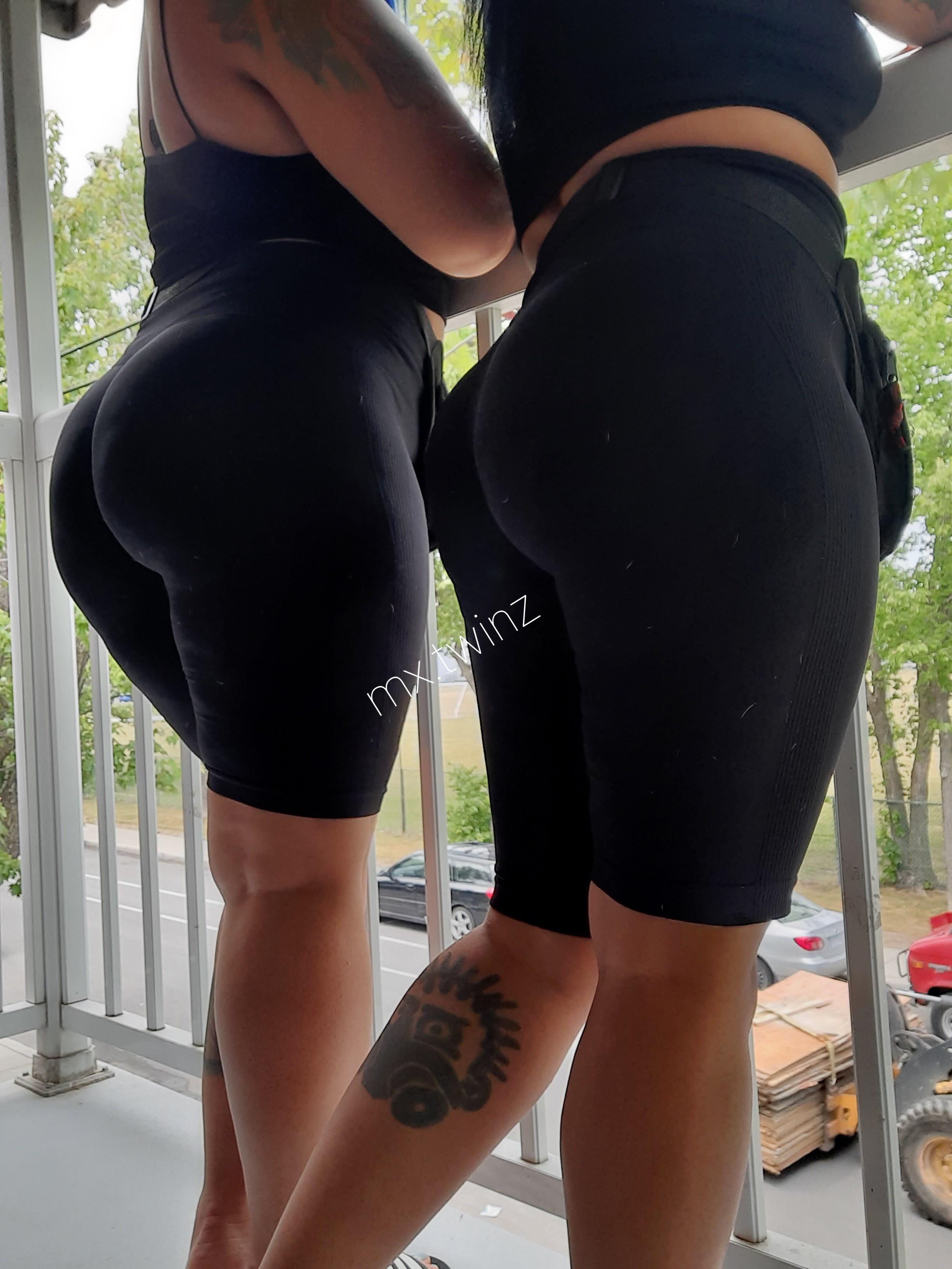 Double peaches | Scrolller