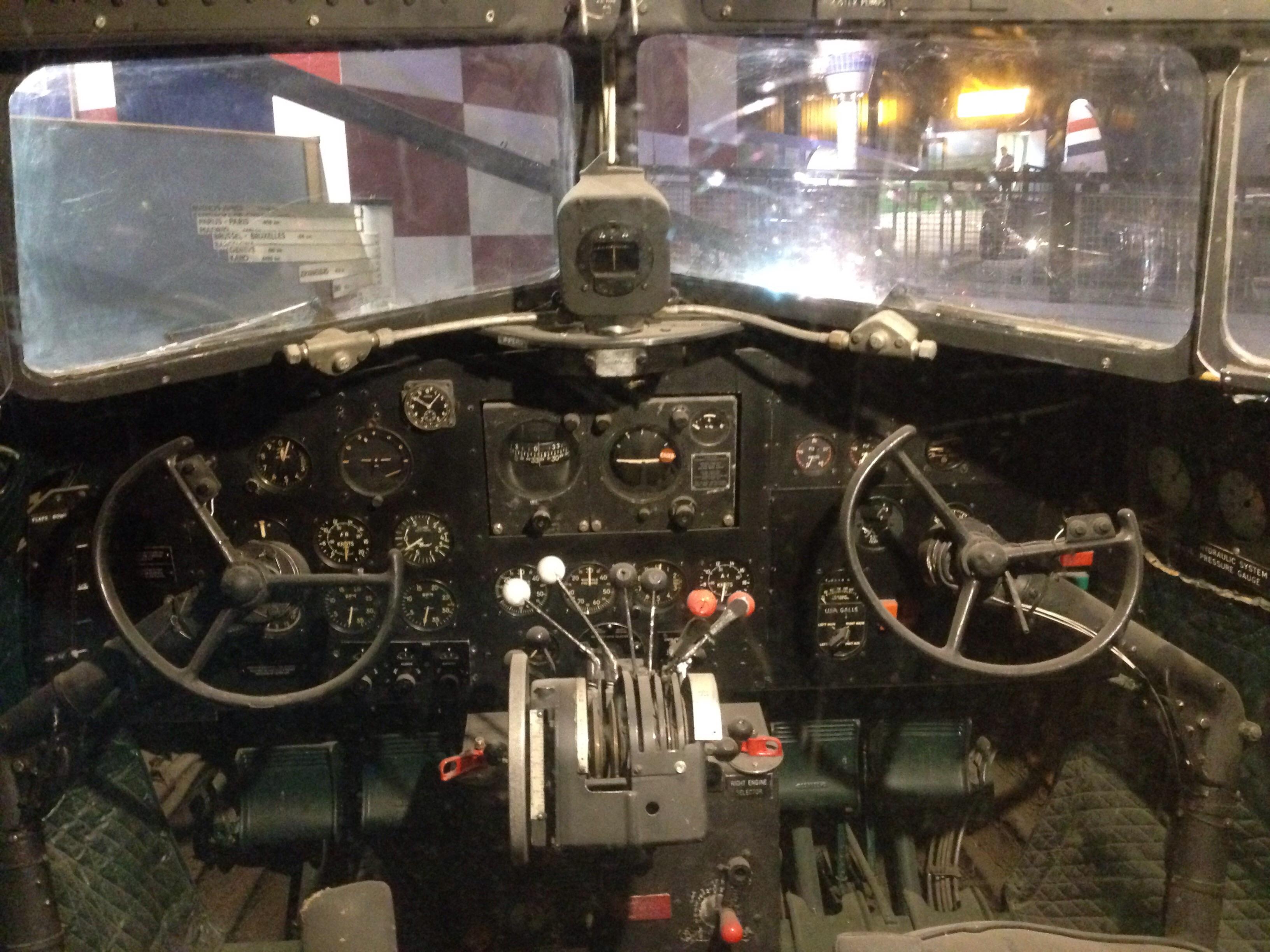 Douglas DC-3 cockpit | Scrolller
