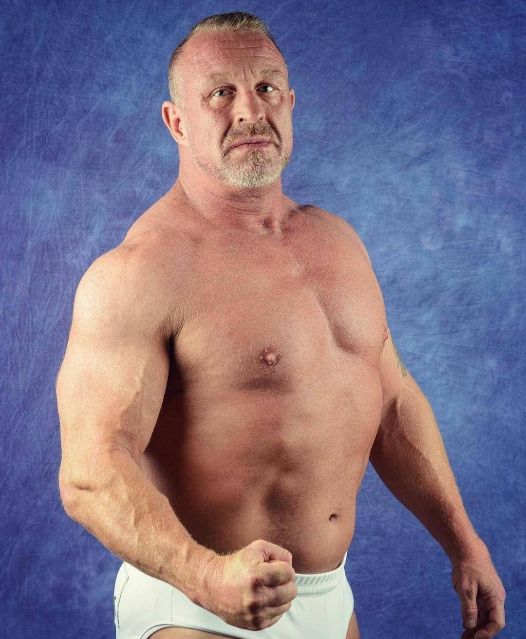 Douglas Williams | Scrolller