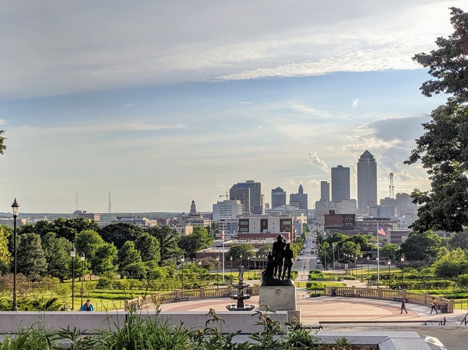 Downtown from the Capital 🌇 | Scrolller