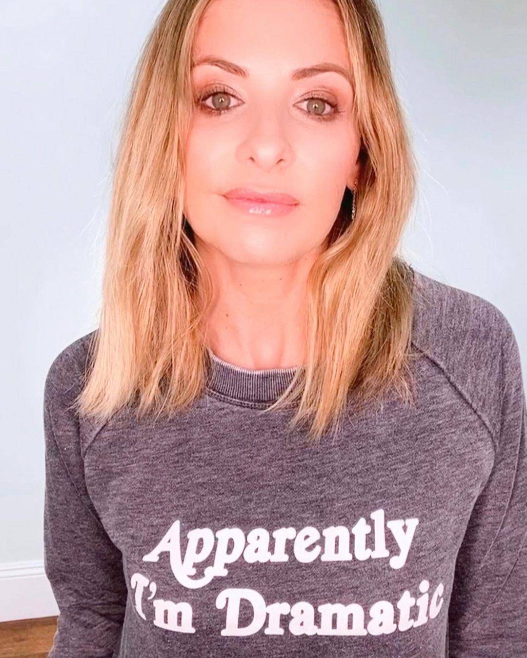 Dramatic SMG | Scrolller