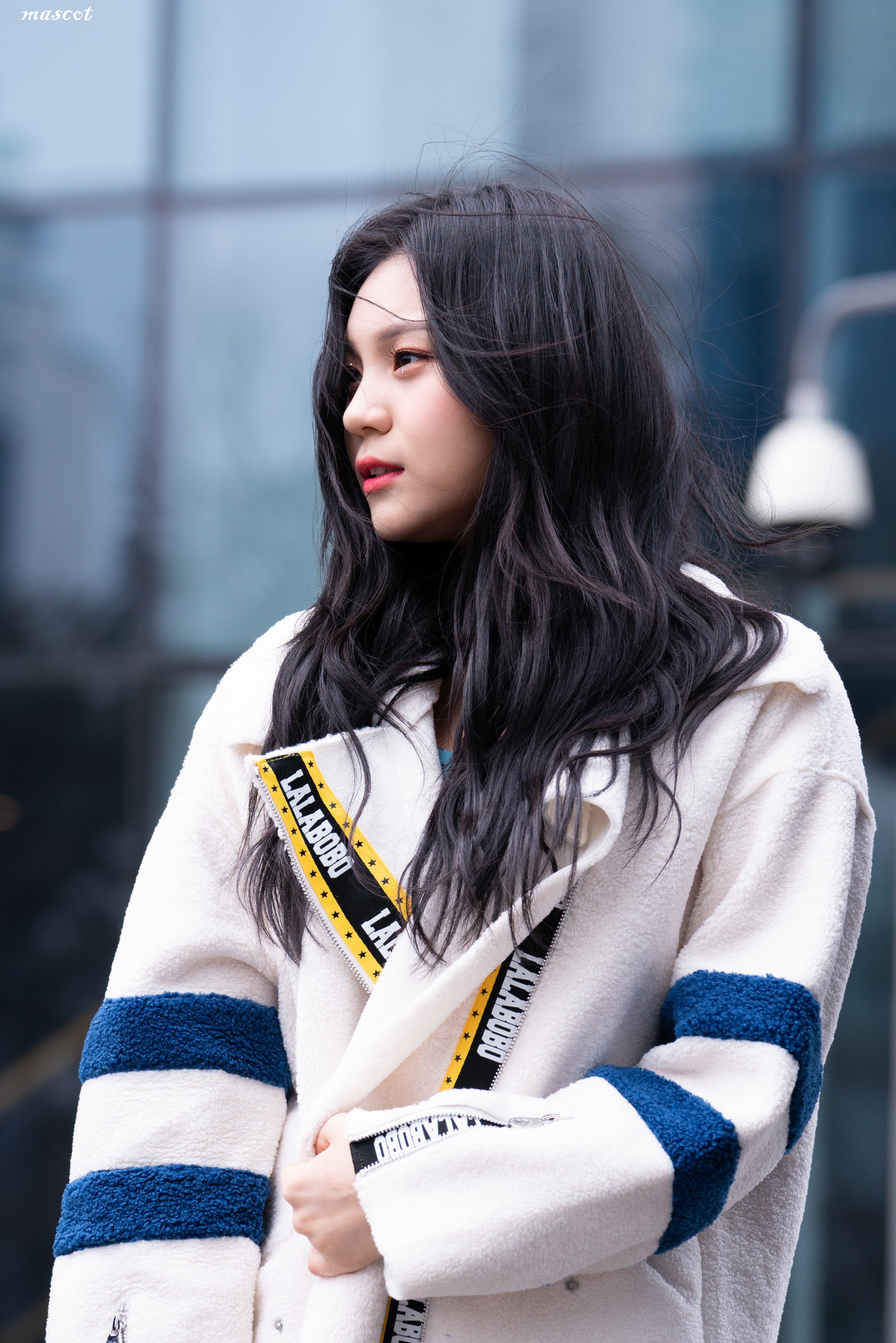 Dramatic Umji | Scrolller