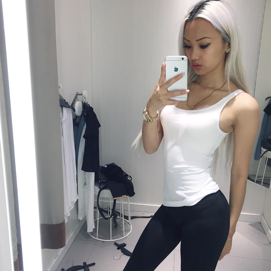 Dressing room | Scrolller