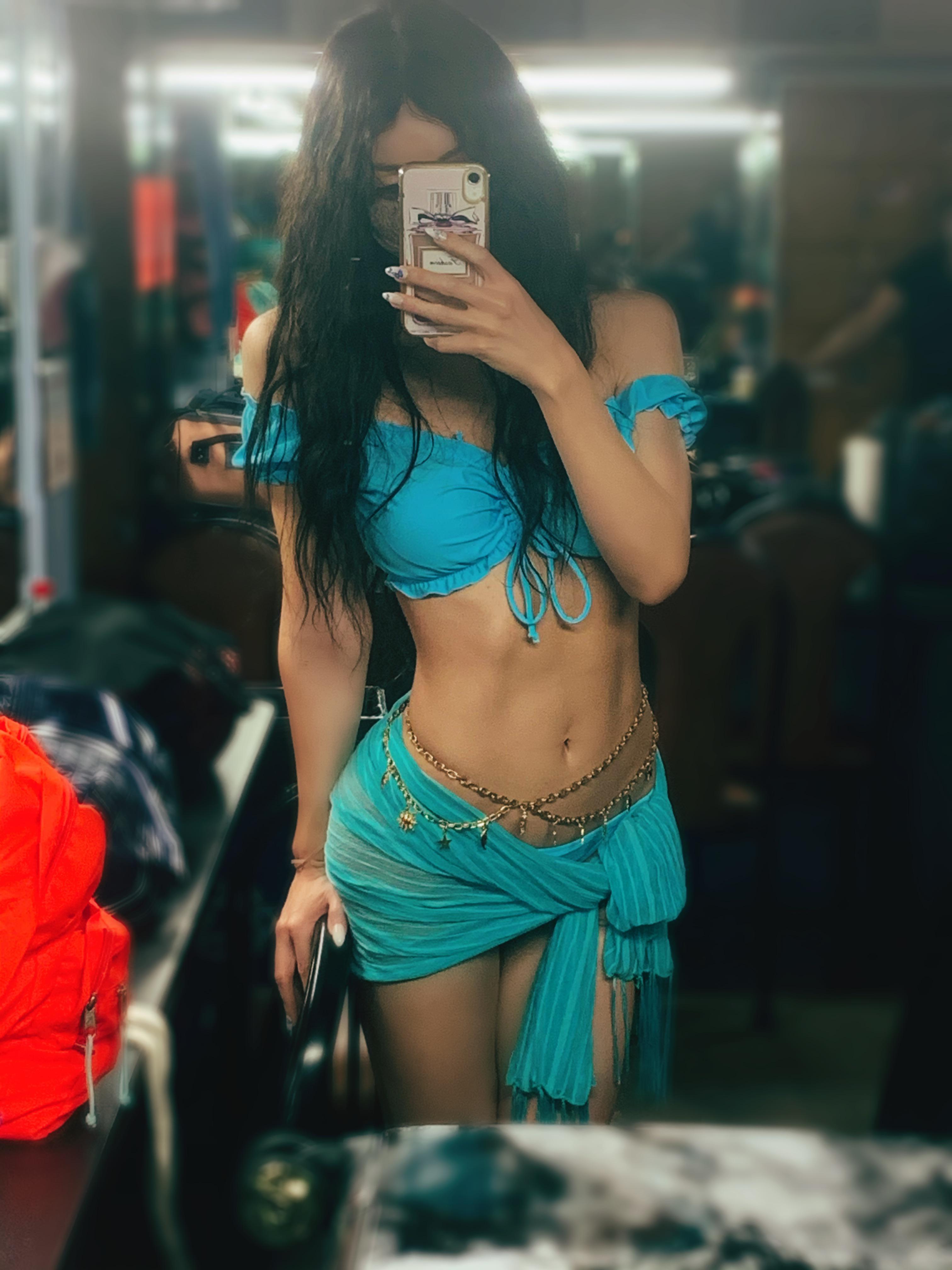 Dressing room | Scrolller