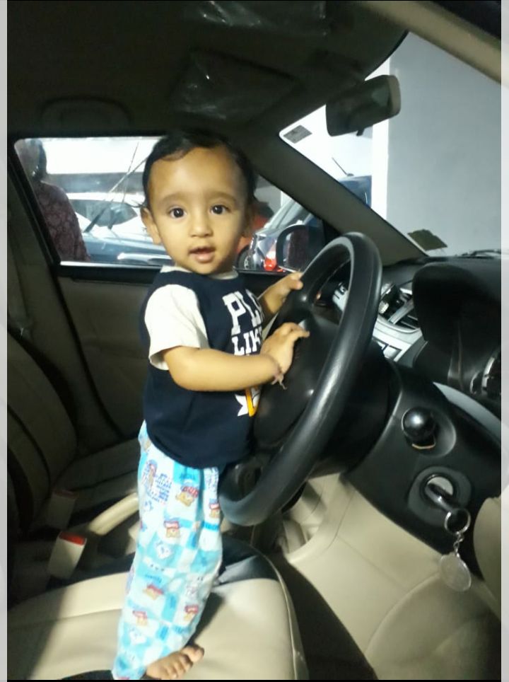 Driving lessons 😂 | Scrolller