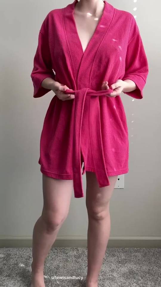 Dropping My Robe Scrolller