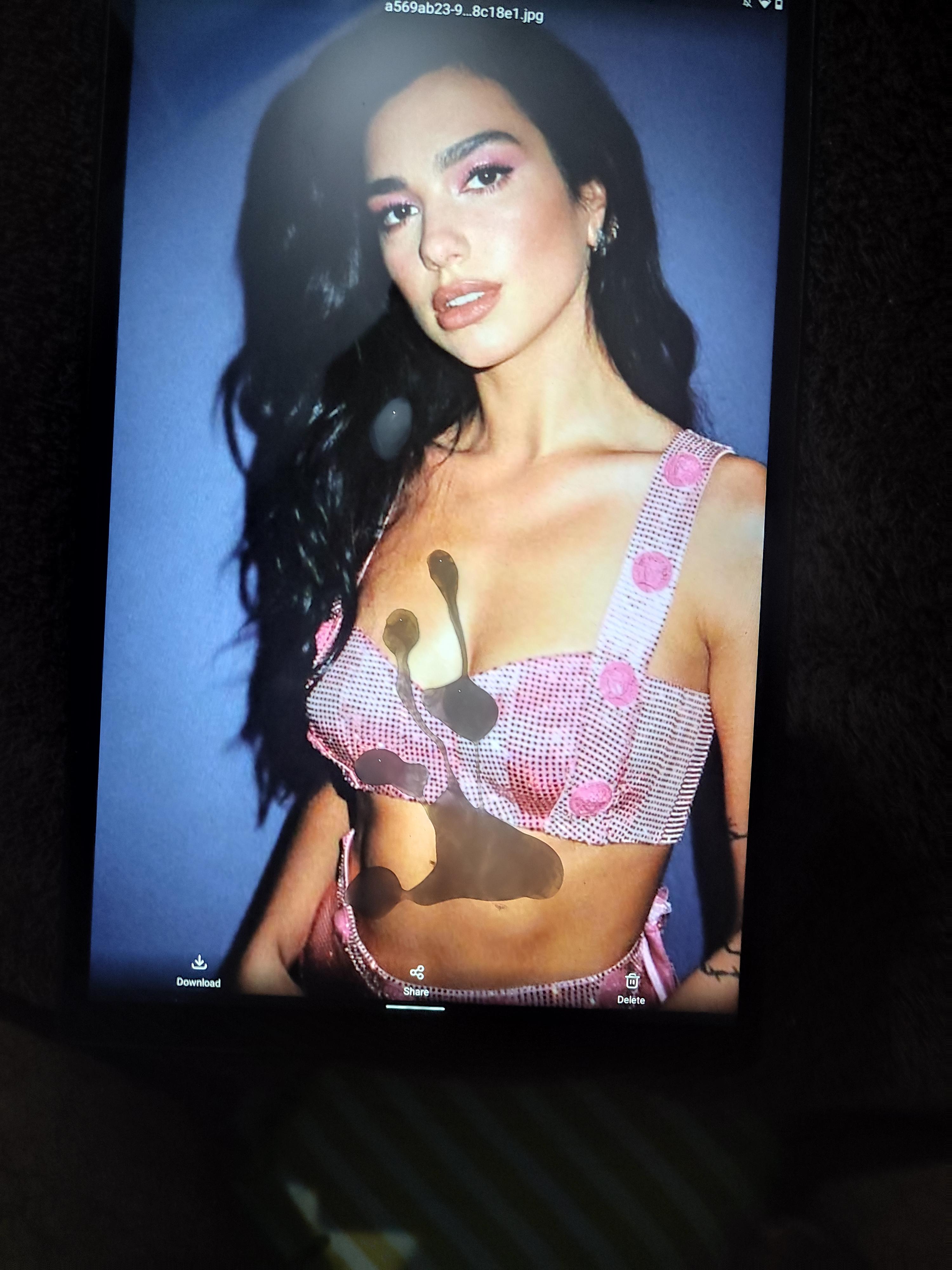 Dua Lipa's fans hit upvote | Scrolller