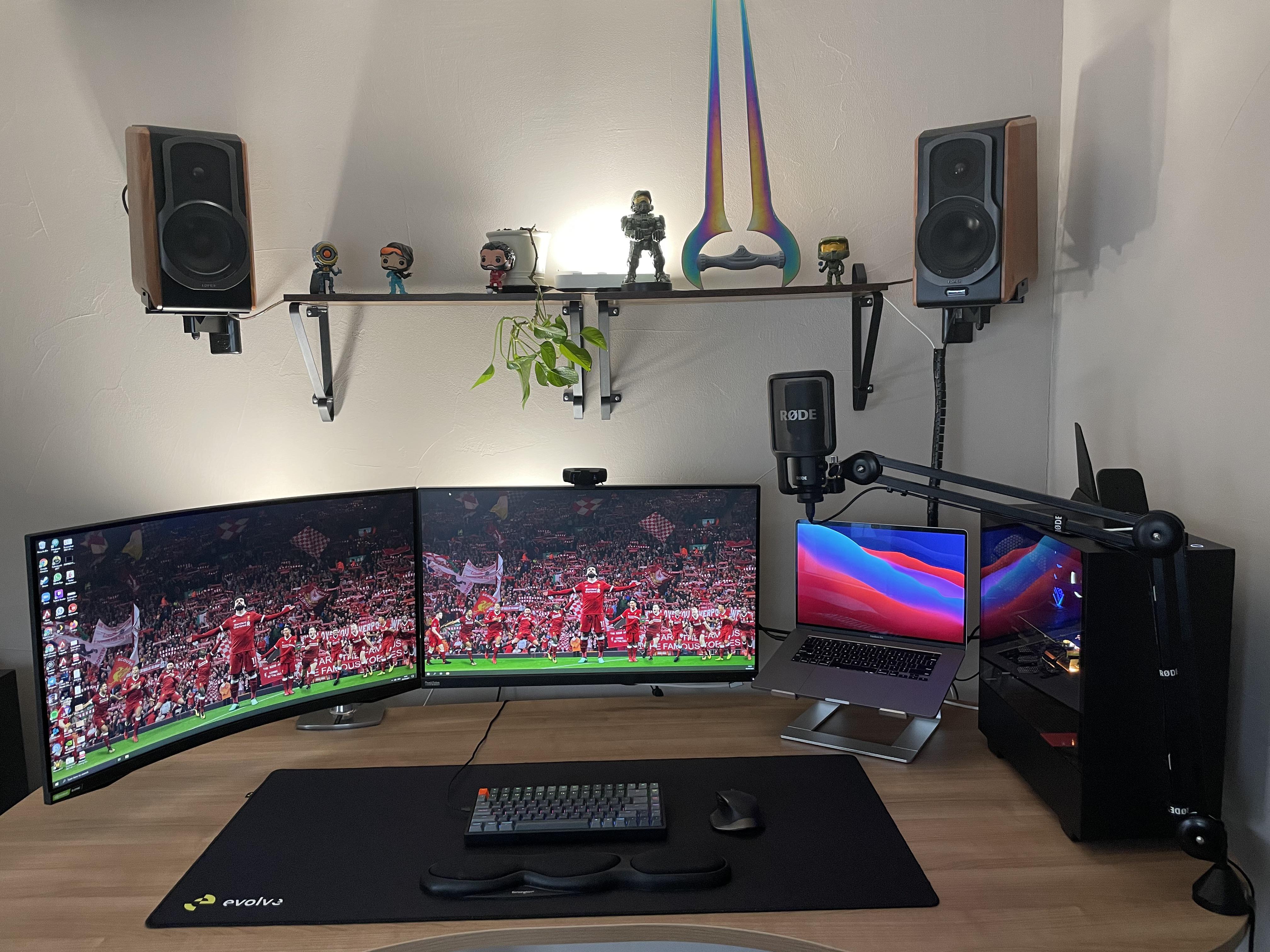 Dual Mac and PC work/play setup. | Scrolller