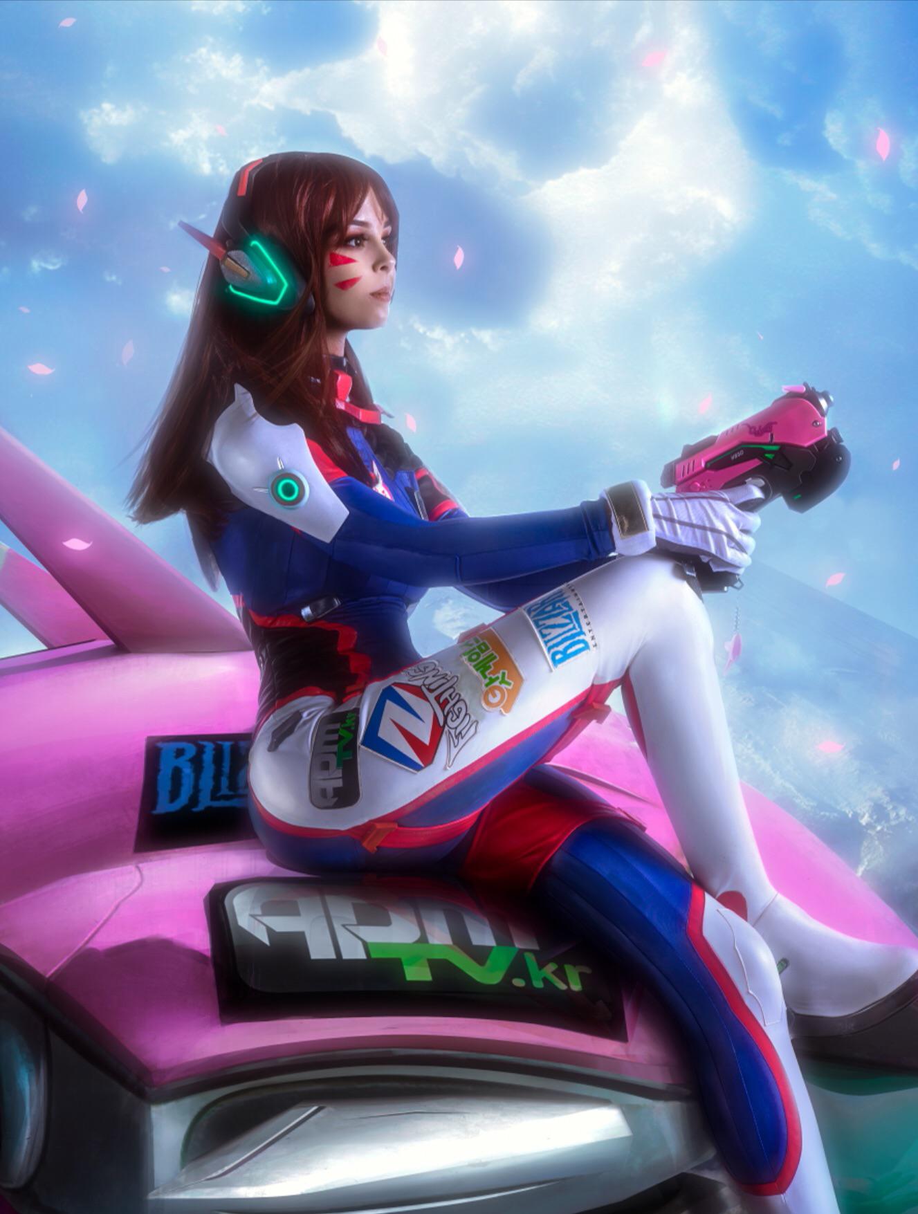 DVA Overwatch Cosplay by Helly Valentine | Scrolller