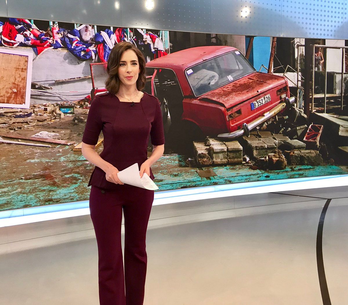 DW anchor Sarah Kelly | Scrolller