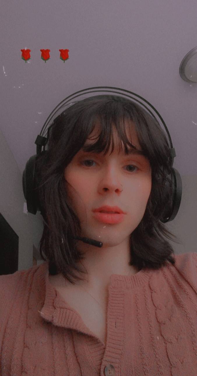 Dysphoria has been kicking my butt, but I felt cute today and wanted to share 🥰 | Scrolller