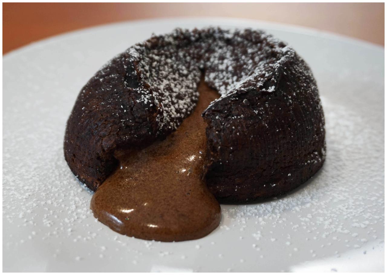 EASY Chocolate Lava Cake ( Liquid Center HACK) | Scrolller