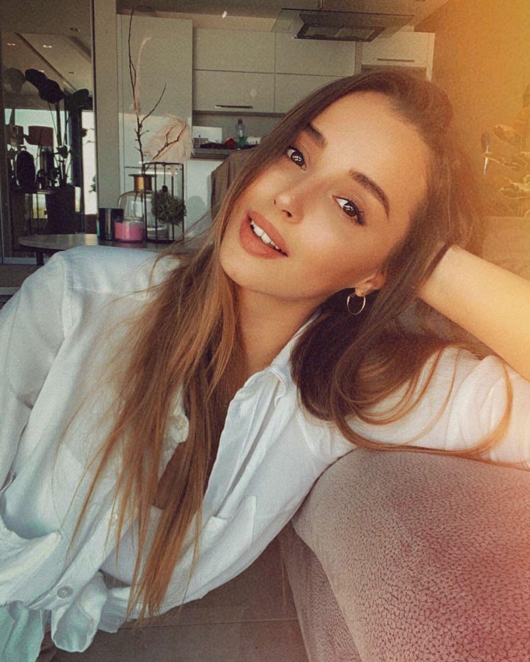 Easy Feeling | Scrolller