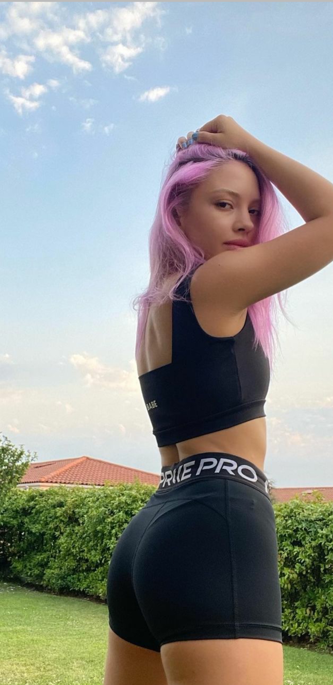 Ece seckin | Scrolller