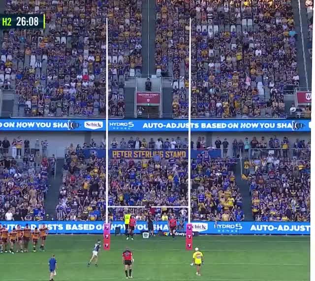 Eels fan attempts to catch Mitchell Moses' conversion | Scrolller
