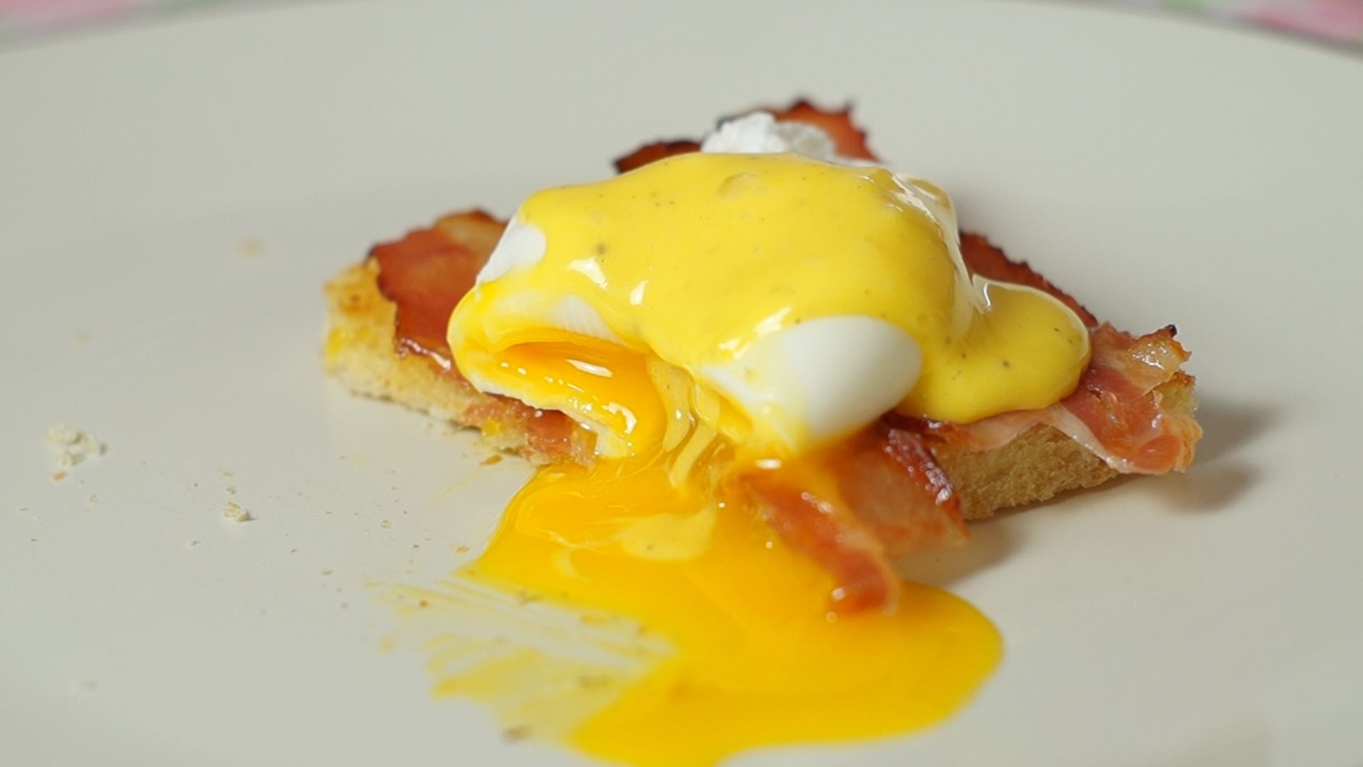 Egg Benedict - Classic Recipe | Scrolller