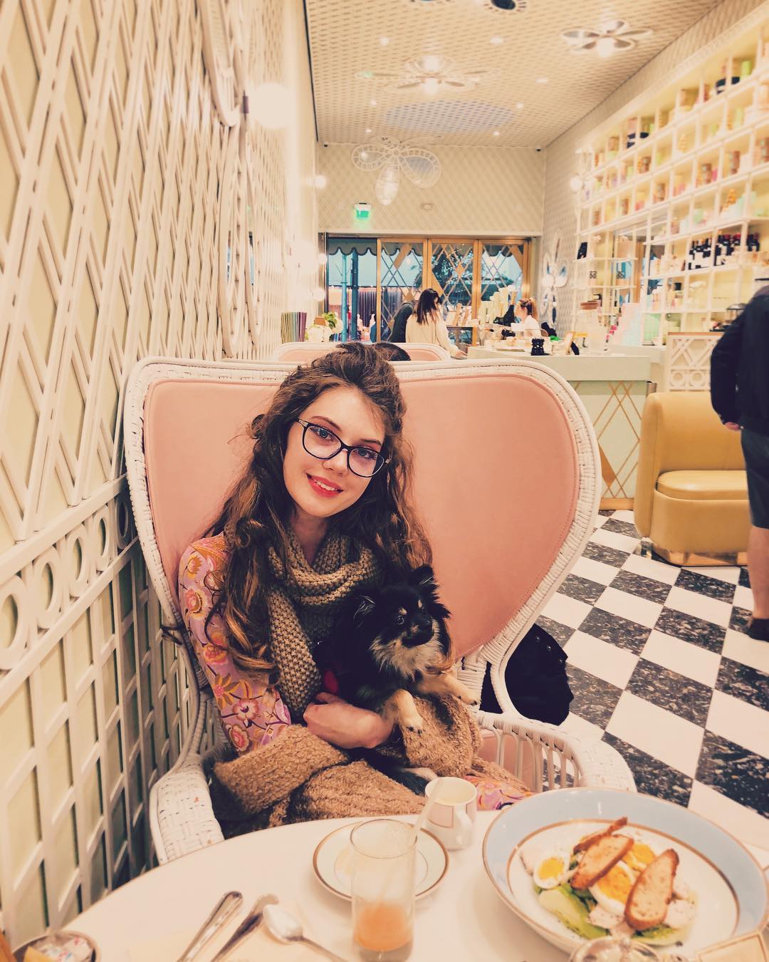 Elena Koshka at brunch | Scrolller