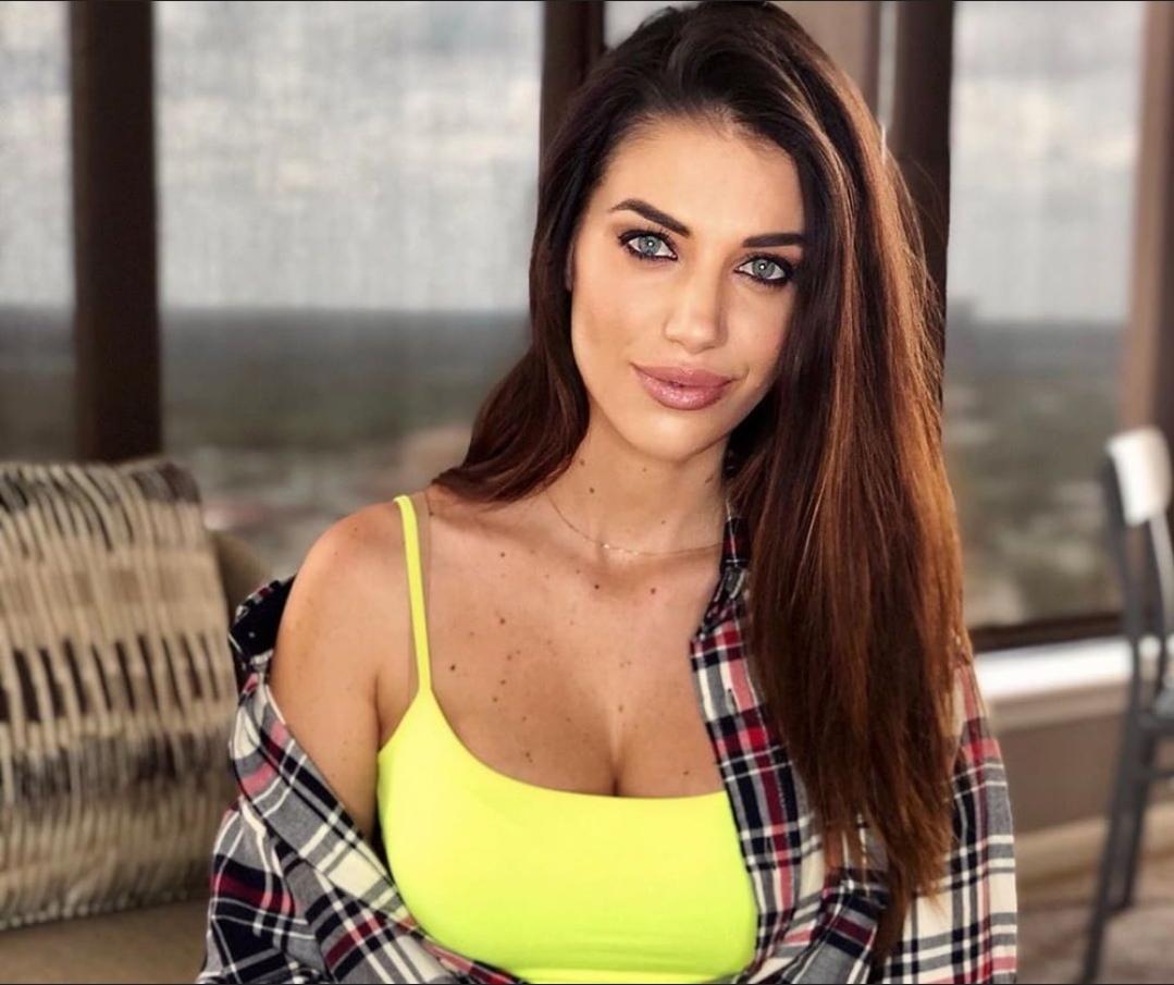 Eleonora Boi | Scrolller