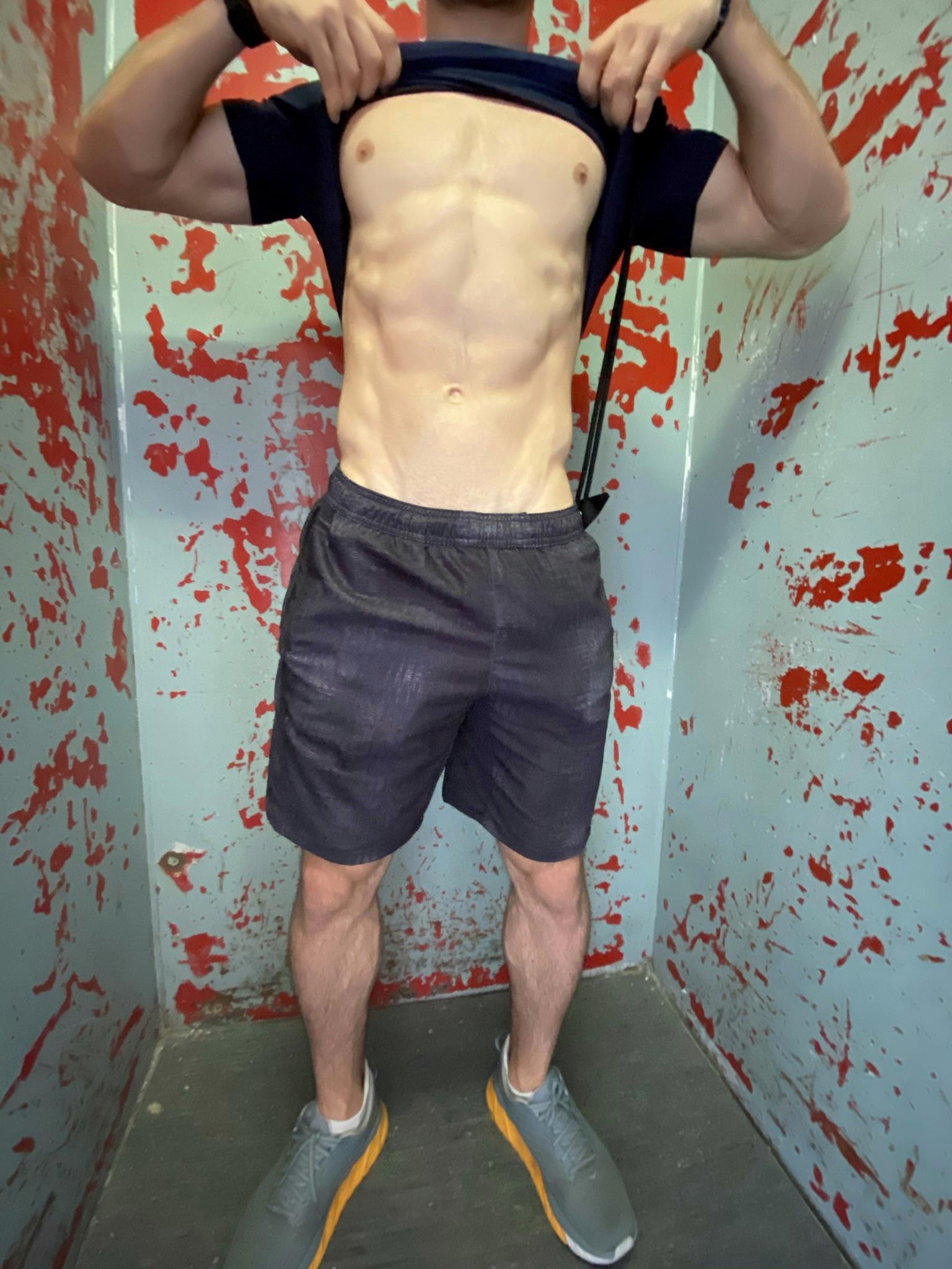 Elevator time ⌚ 😝 | Scrolller