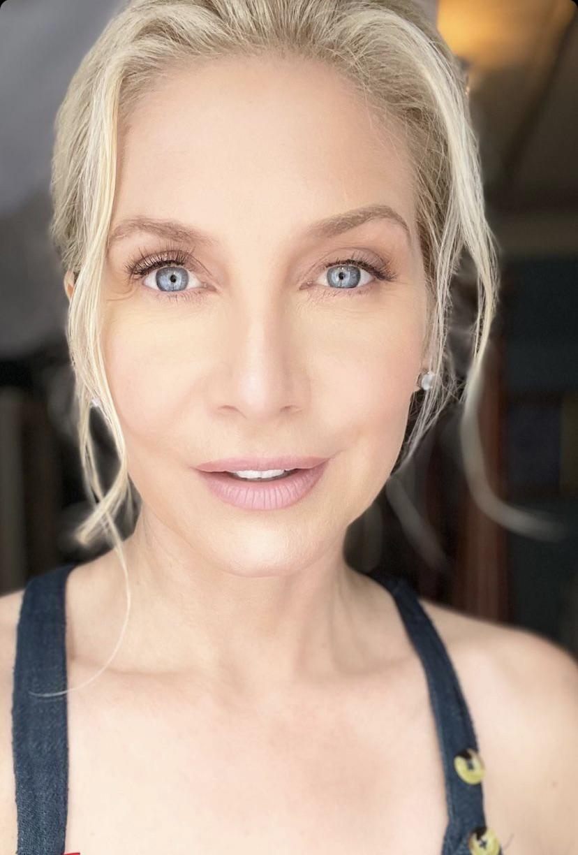 Elizabeth Mitchell, 51 | Scrolller