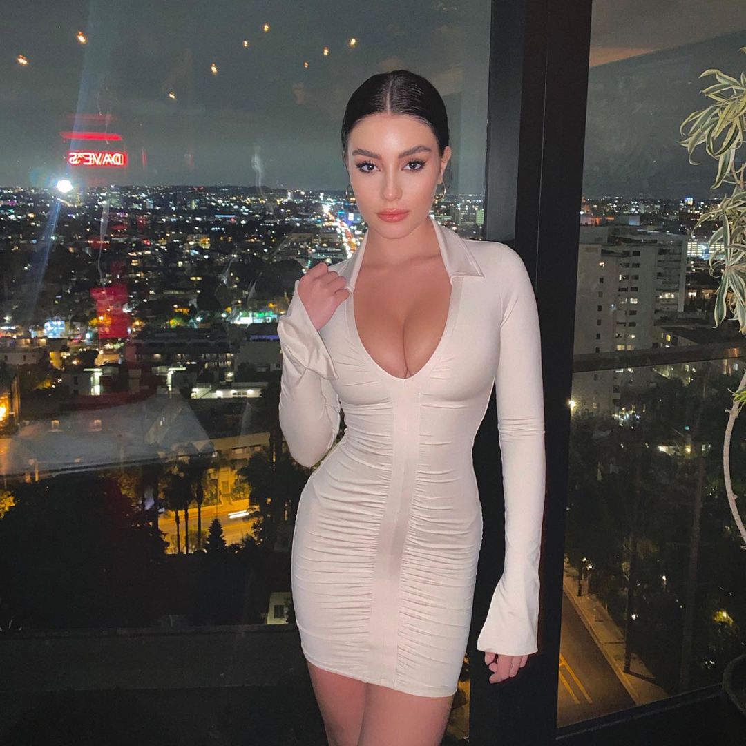 Ella Orten | Scrolller