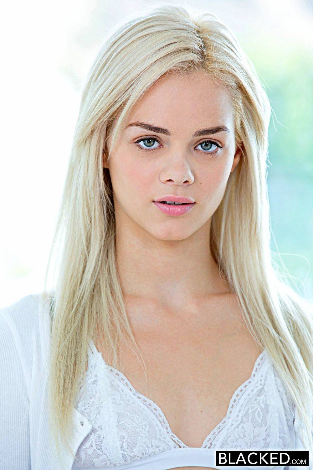 Elsa's ready for fucking | Scrolller