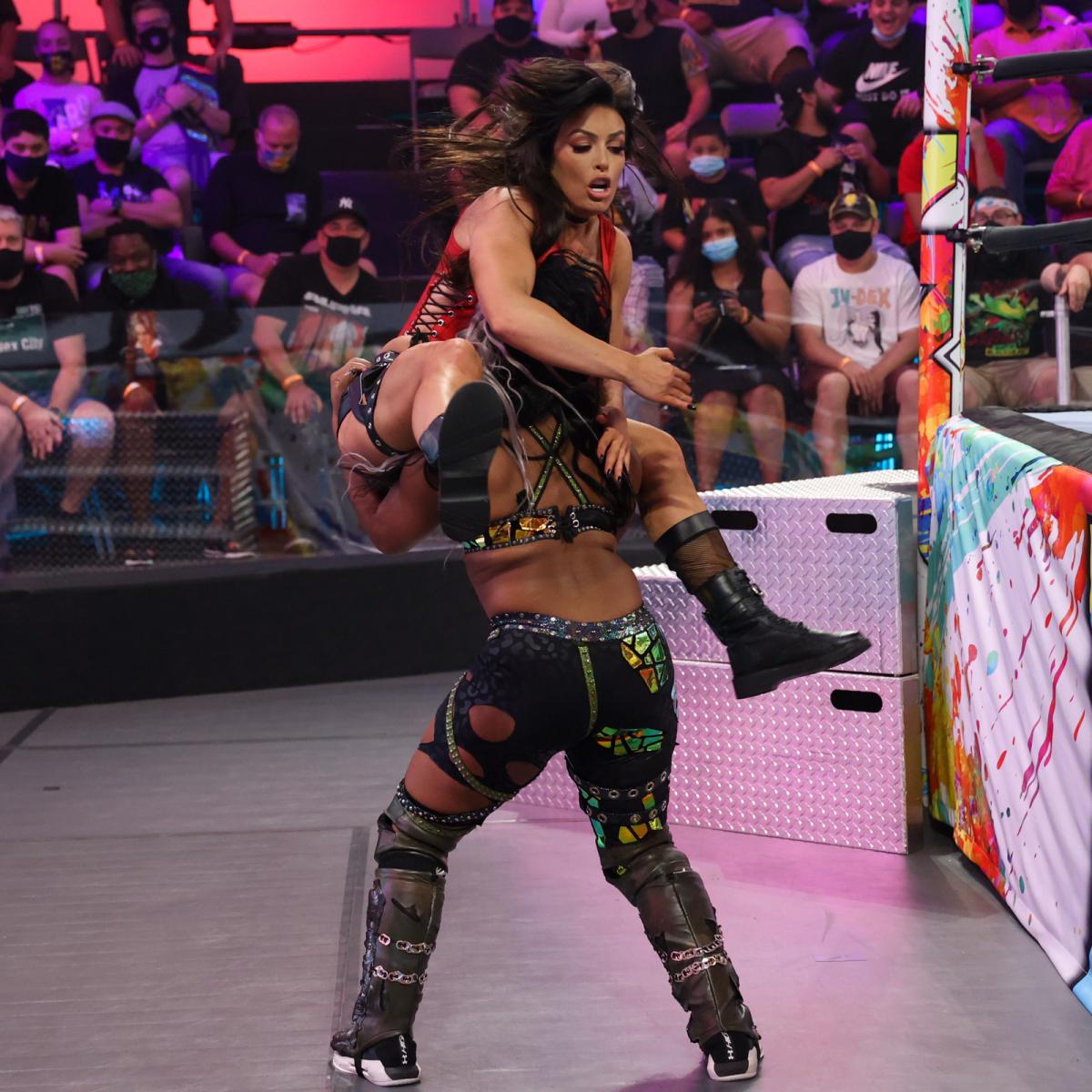 Ember and Mandy | Scrolller