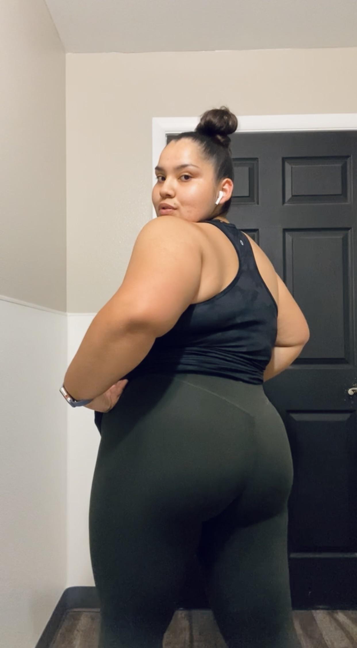 Embracing my mom bod 🌸 | Scrolller