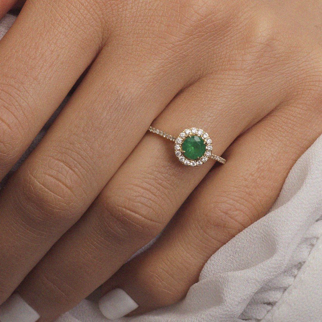 Emerald and diamond halo ring (14K Gold) | Scrolller