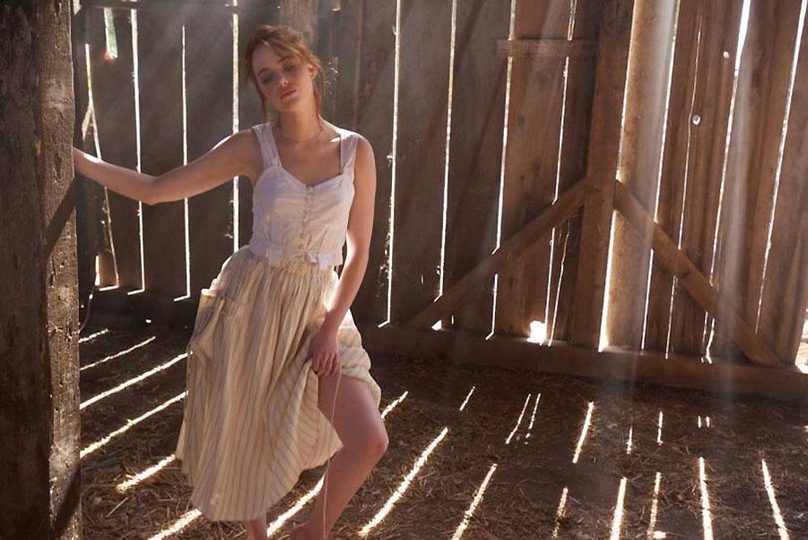 Emma Stone, Outtake | Scrolller