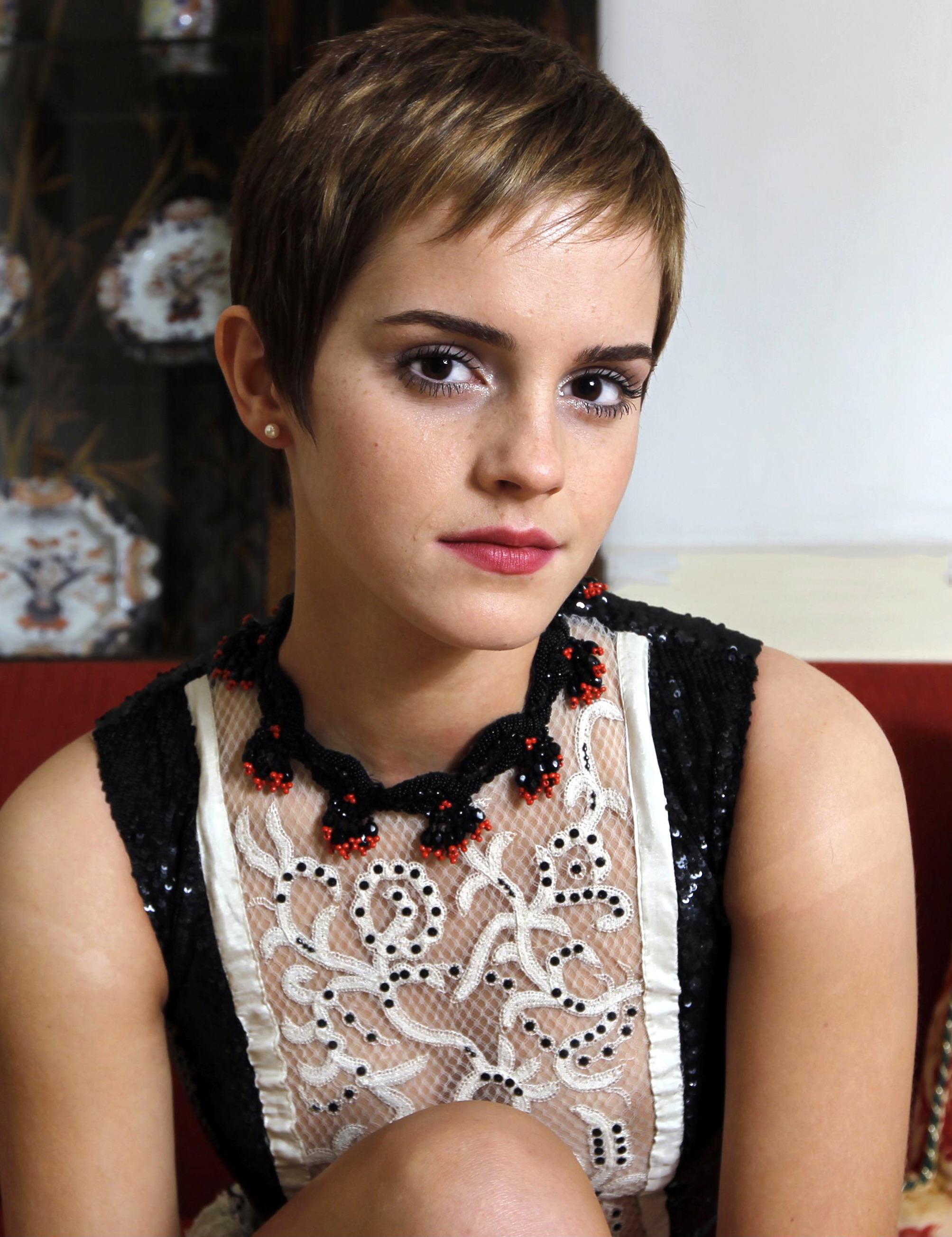Emma Watson Scrolller