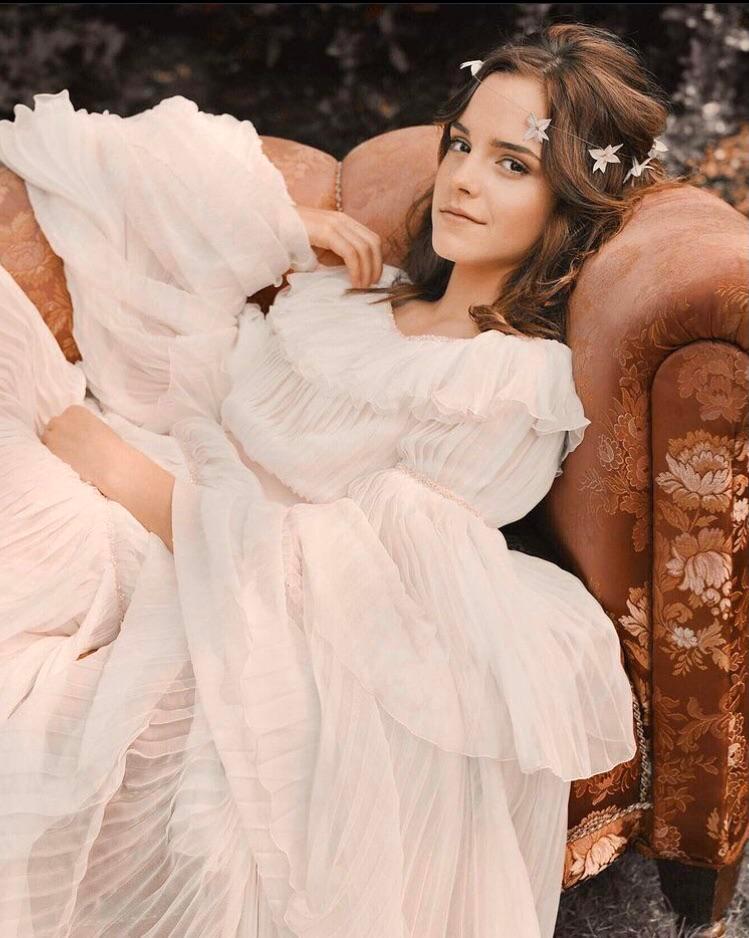 Emma Watson Scrolller