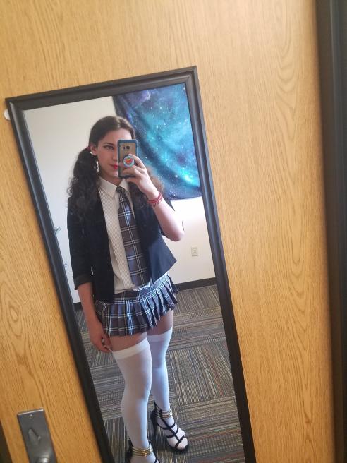Enroll in my Sissy school and lets help feminize each other, Kik - amymcclellan. [FINDOM ...
