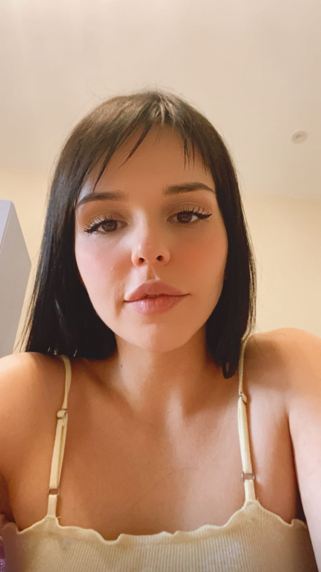 Es_lain you pretty 🦋 | Scrolller