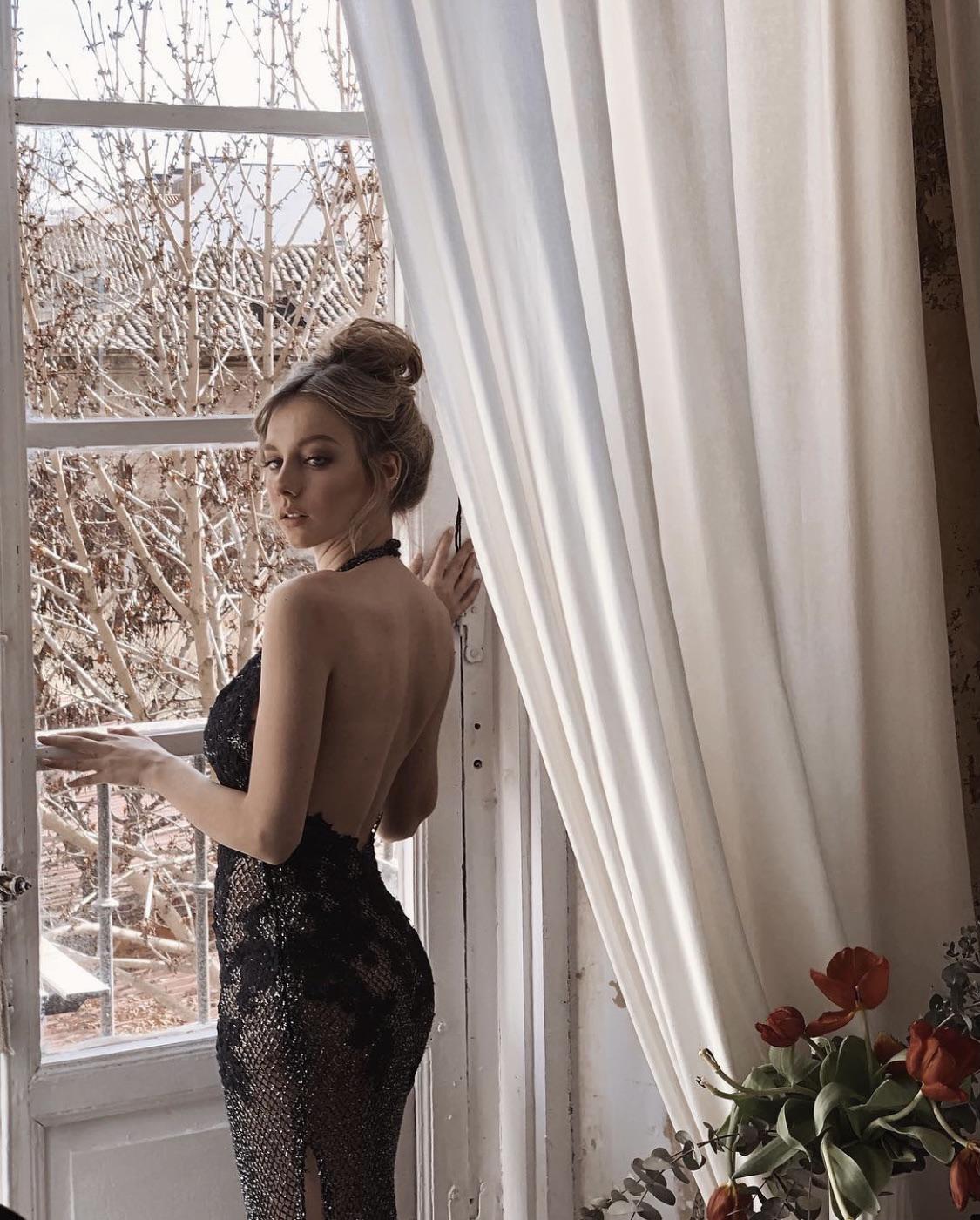 Ester Exposito | Scrolller