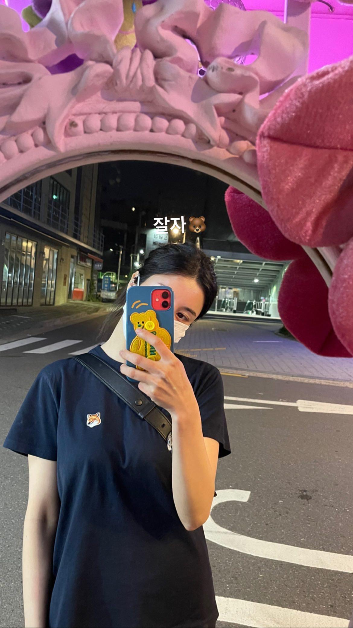 Eunbi - Even her tee got cleavage | Scrolller