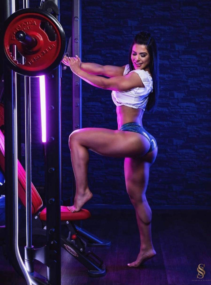 Eva Andressa | Scrolller