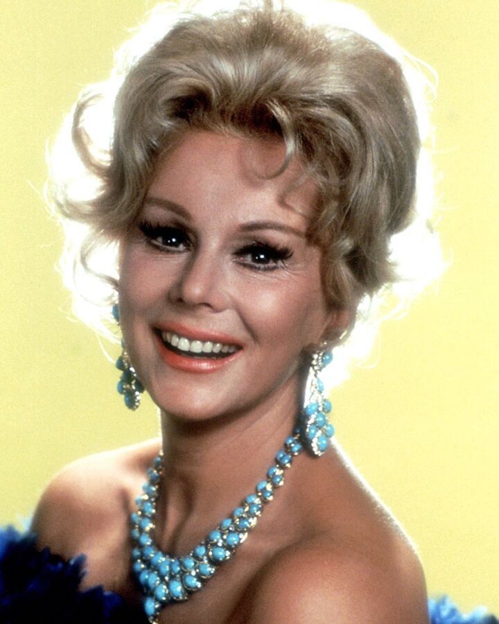 Eva Gabor Scrolller