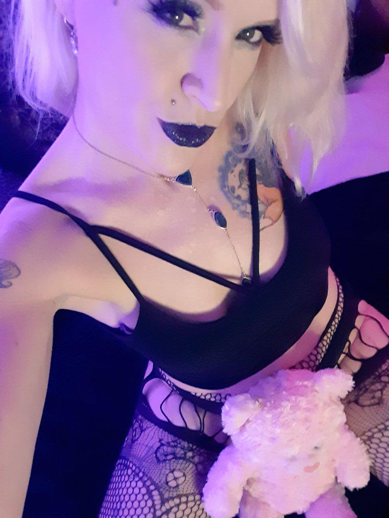 Even a Dominatrix can have a soft side🙃Love my new Teddy💗Bear gift | Scrolller