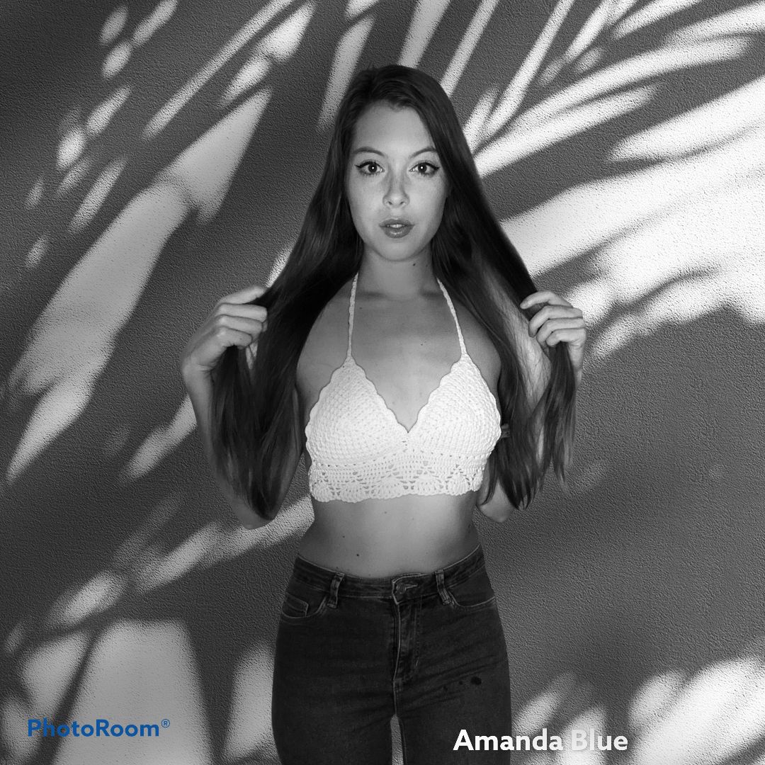 Ever seen a girl hot like me? | Scrolller