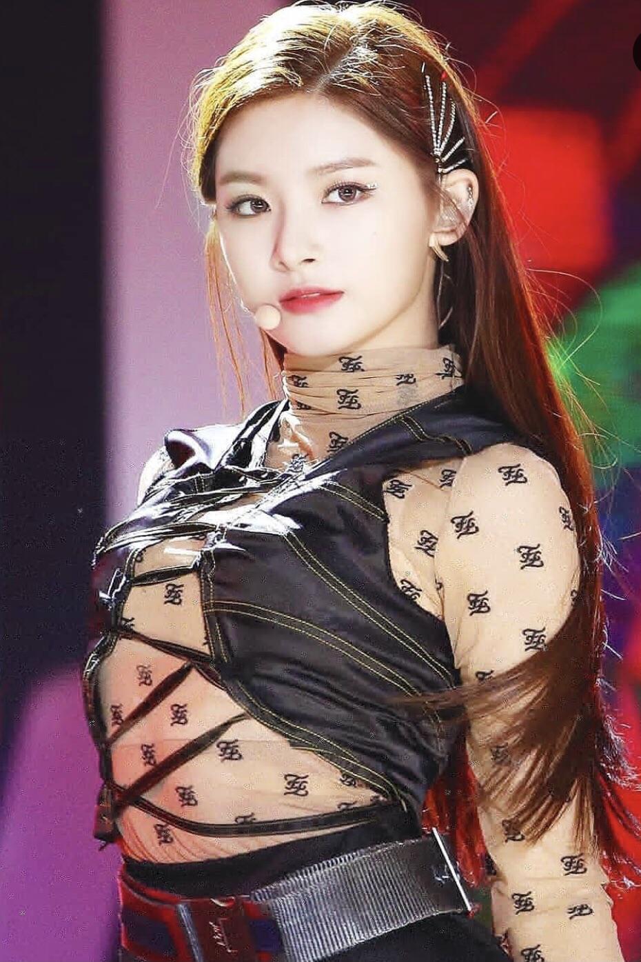 Everglow - Yiren | Scrolller