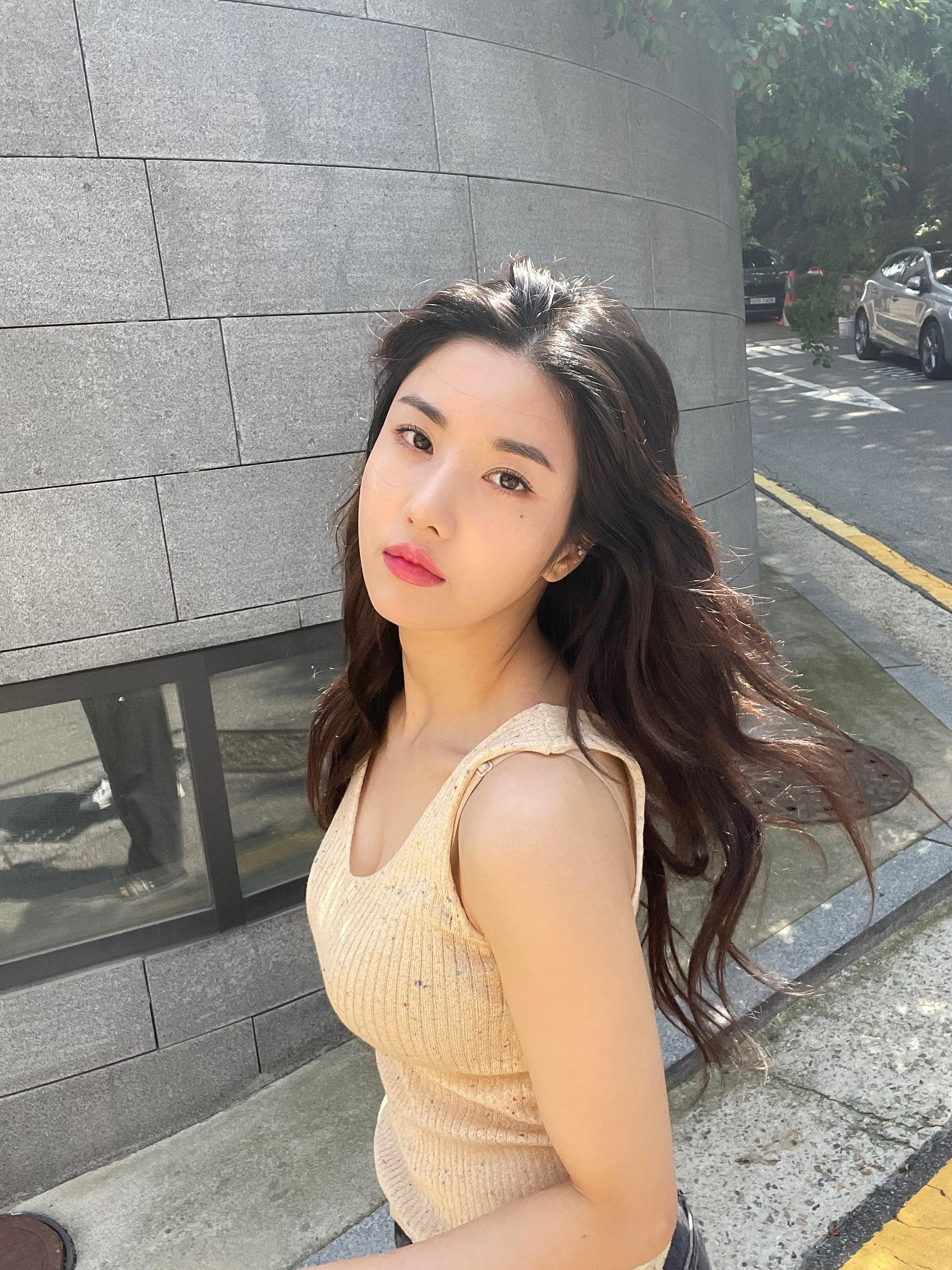 Ex Iz*One - Eunbi | Scrolller